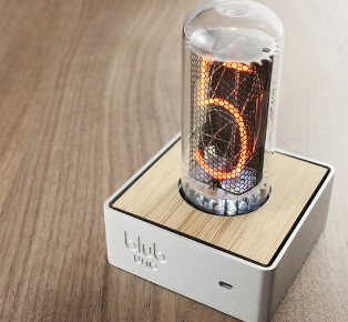 Blub Uno A chic and stylish retro tube clock| I-MAGAZINE DESIGN ...