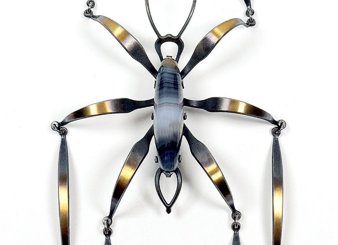 Praying Mantis Necklace - I-MAGAZINE.TV